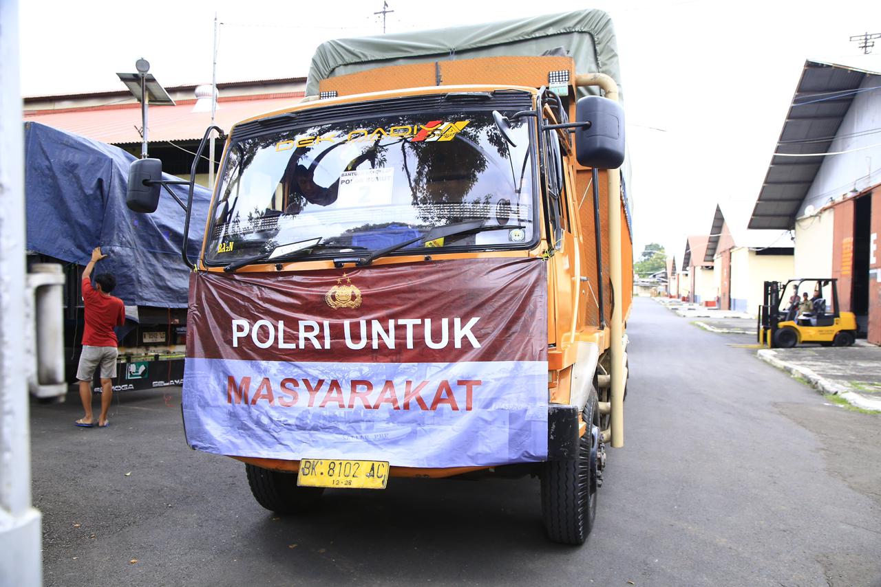 Slog Polri Percepat Distribusi Bantuan ke Tiga Provinsi Terdampak ...