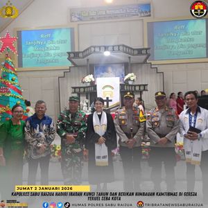 Kapolres Sabu Raijua Hadiri Ibadah Kunci Tahun di Gereja Yeruel Seba ...